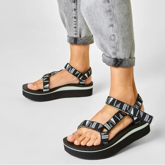 Teva | Shoes | Nwt Teva Flatform Universal Platform Sandal In Chara ...